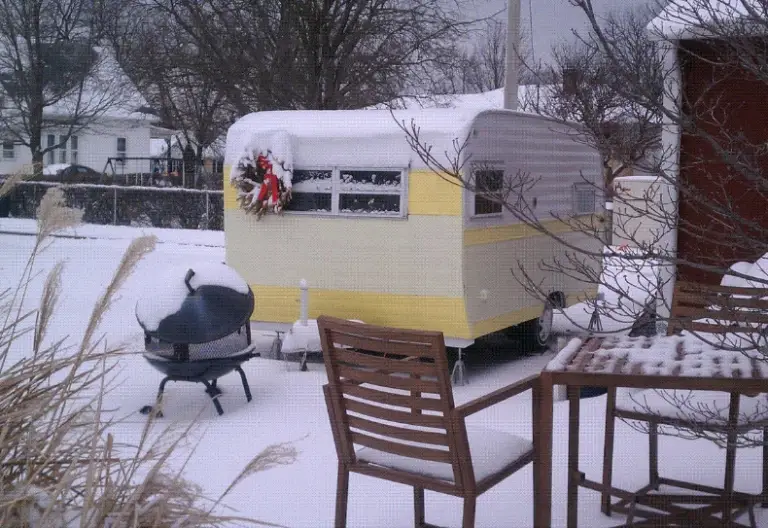 How To Keep Your Travel Trailer Warm In Winter - Camper Grid